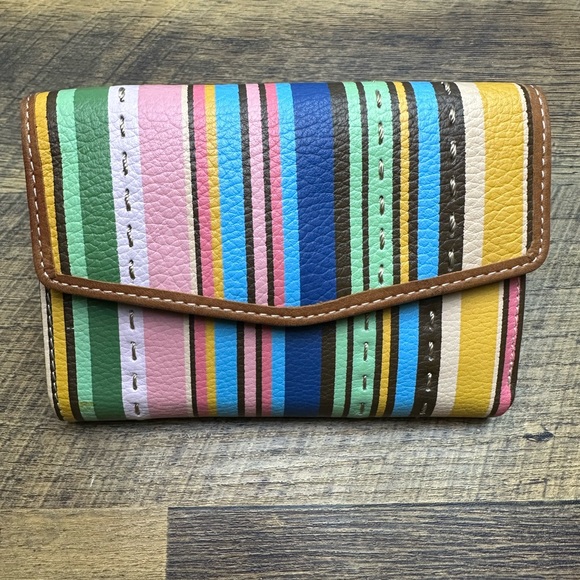 Fossil | Bags | Fossil Trifold Wallet | Poshmark